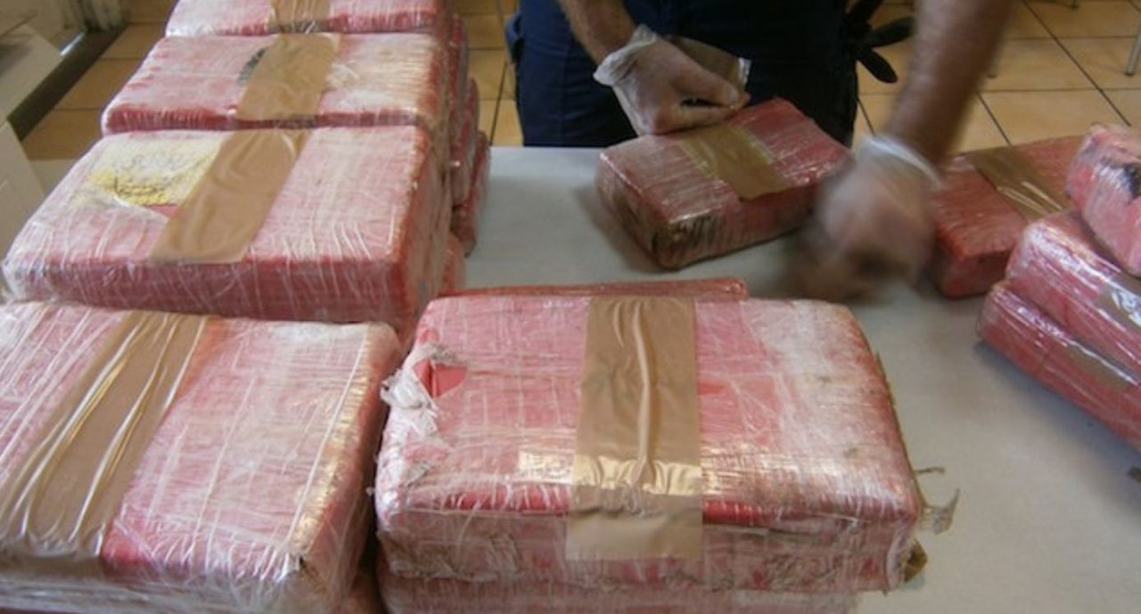 400 Kgs de cocaína encontrados em contêiner de carga em Paramaribo ...
