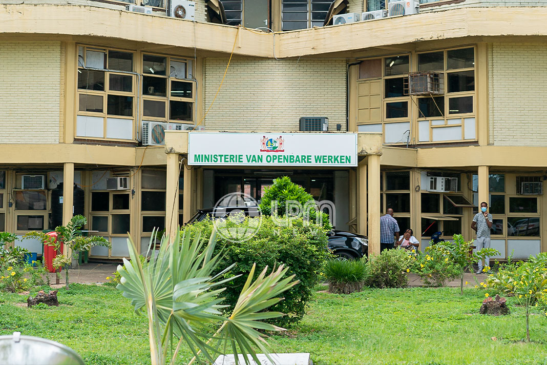 Ministerie-van-Openbare-Werken,-Ministério-das-Obras-Públicas,-Foto ...